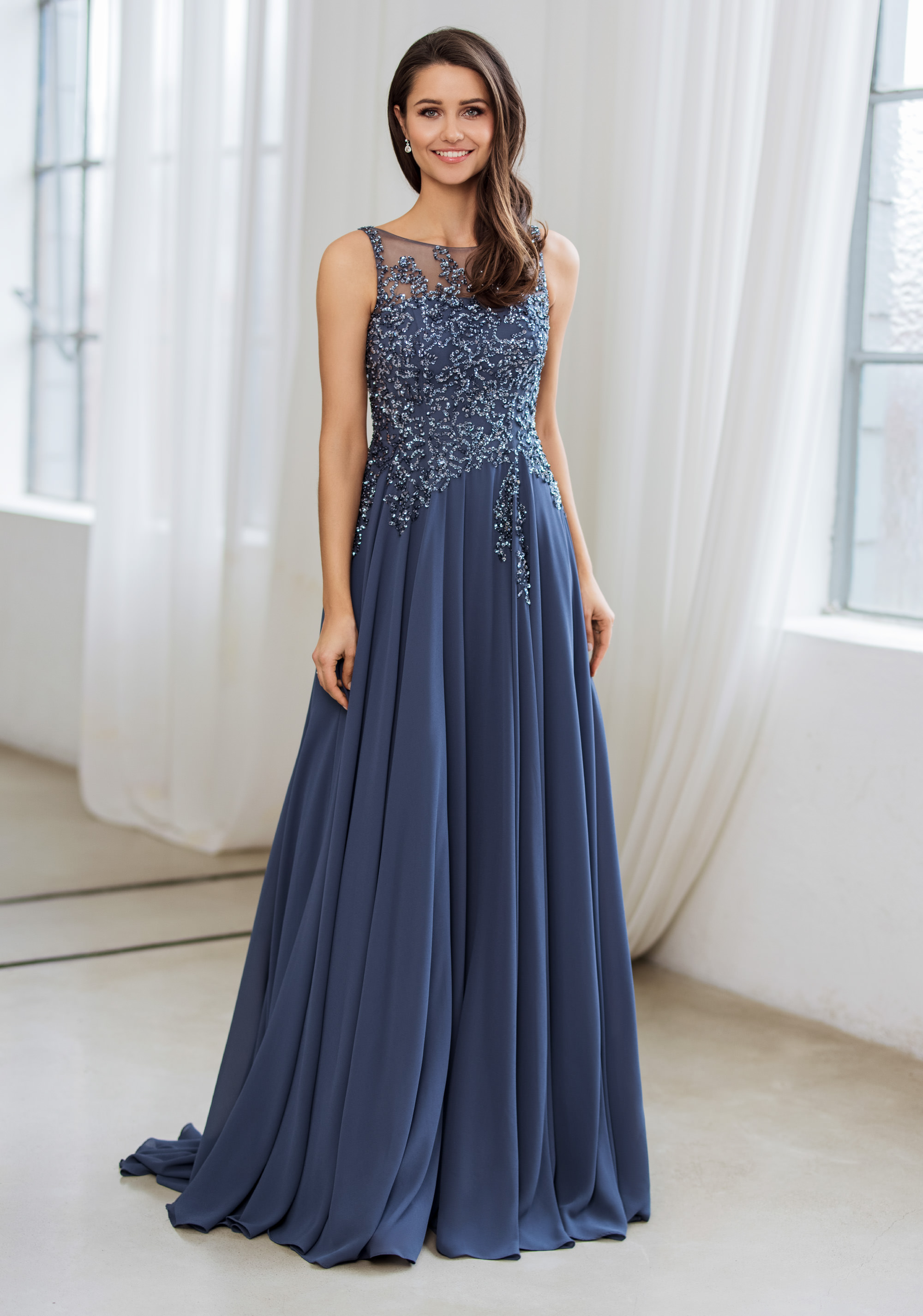 Edles Abendkleid aus Chiffon in Vintage Indigo - Christian Koehlert