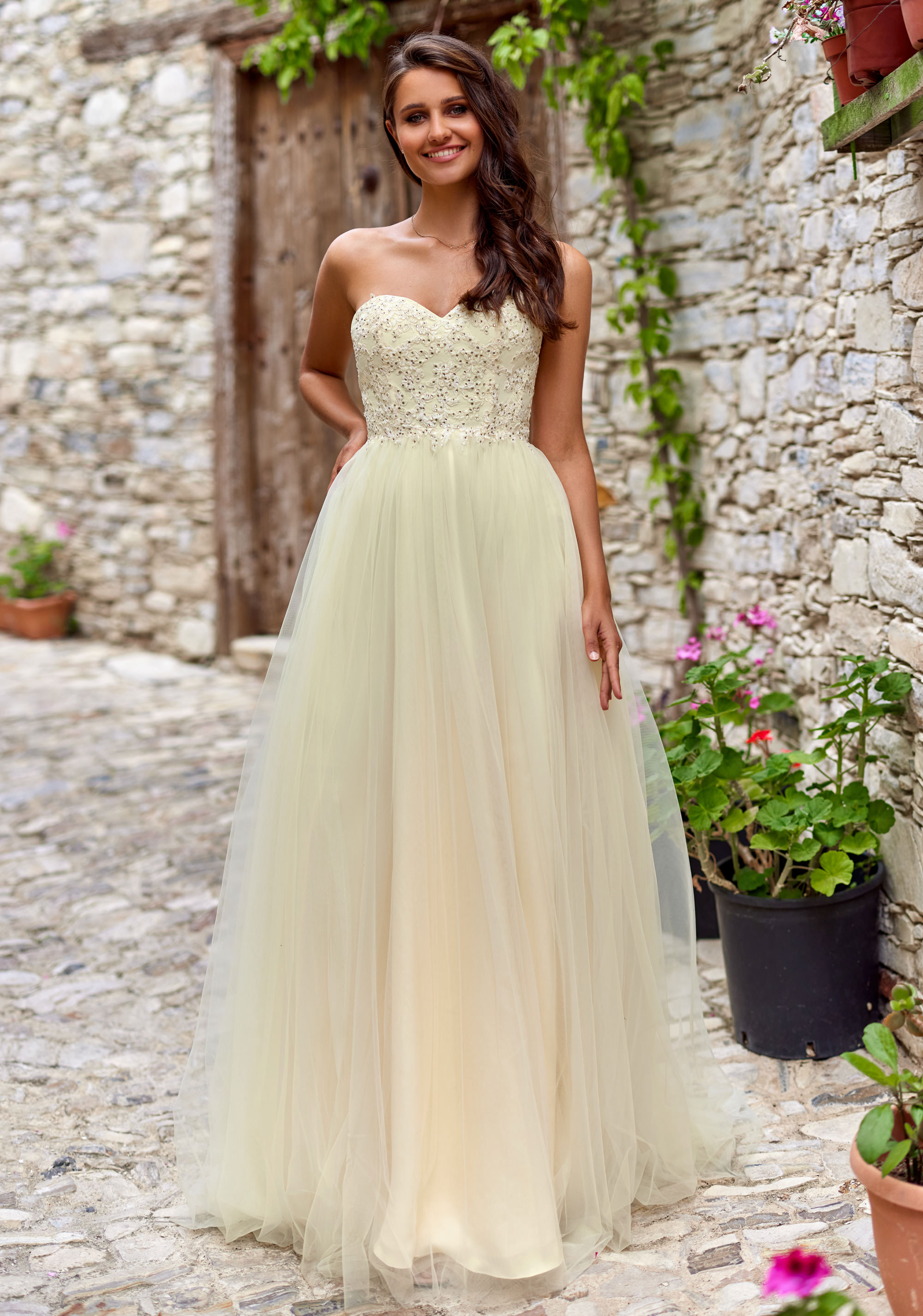 Abendkleid aus Tüll mit Rückenschnürung in French Vanilla - Christian ...