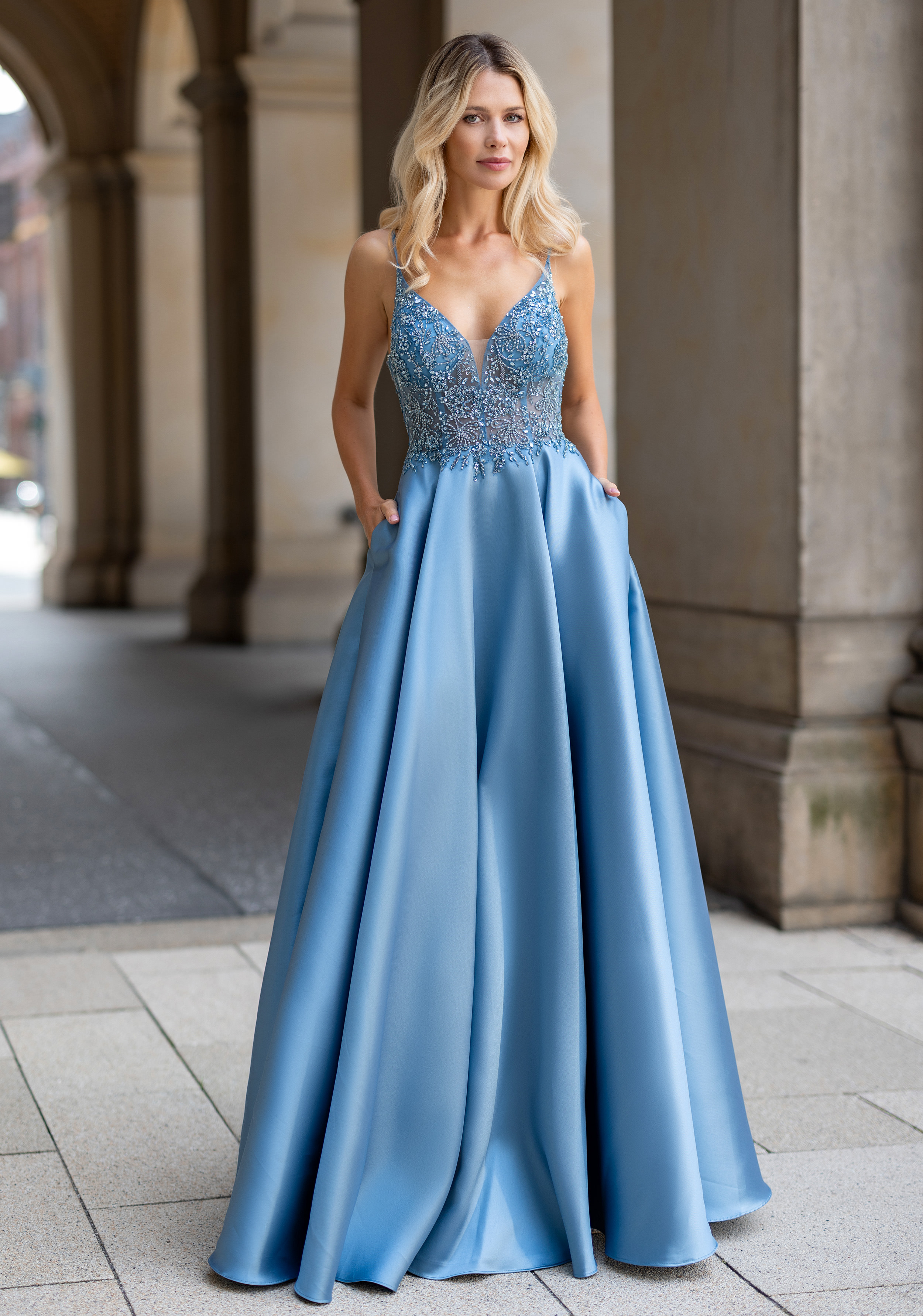 Robe de soirée mikado en bleu Alaska - Christian Koehlert