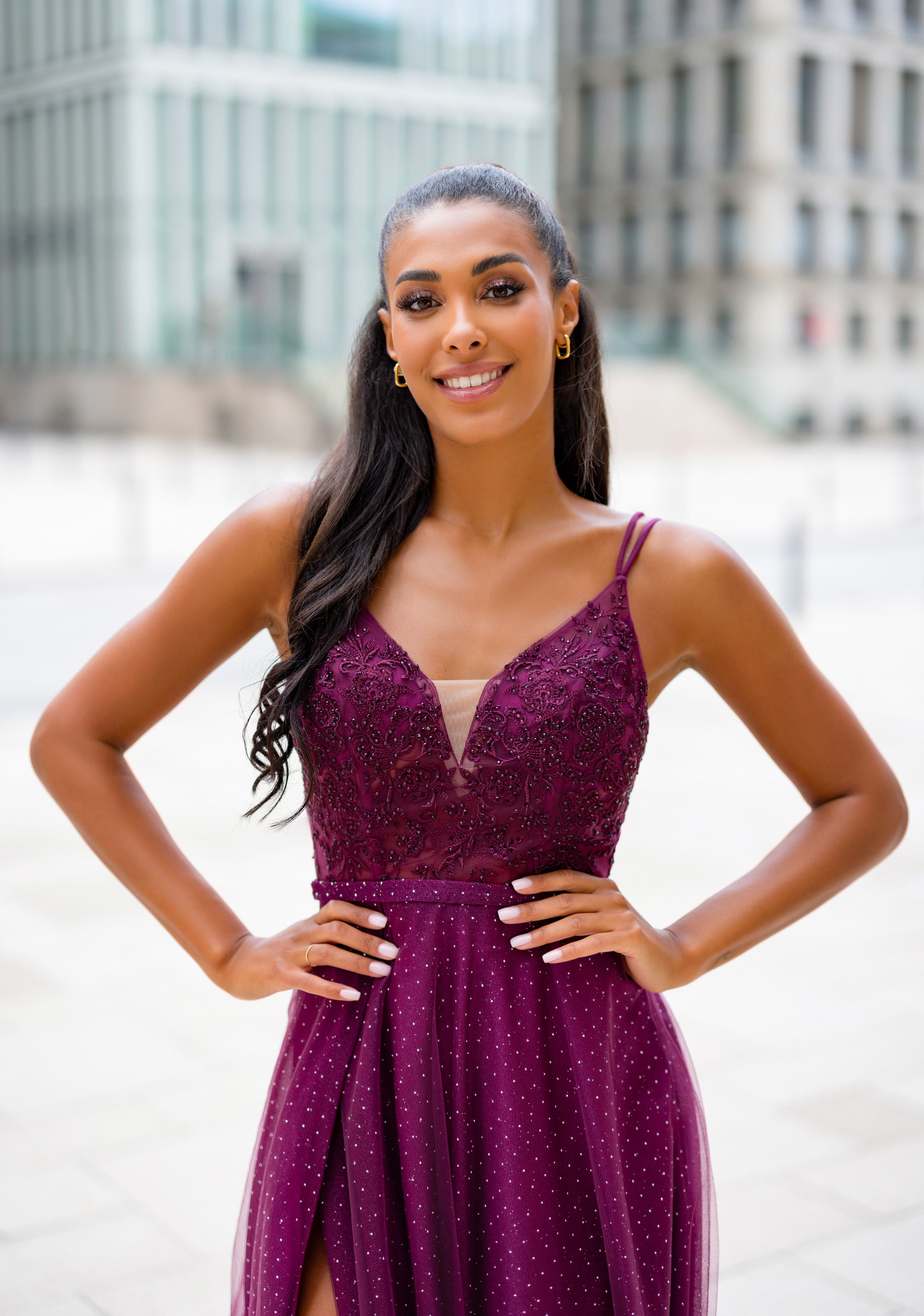 Abendkleid aus Tüll mit Rückenschnürung in Glitter Royal Purple ...
